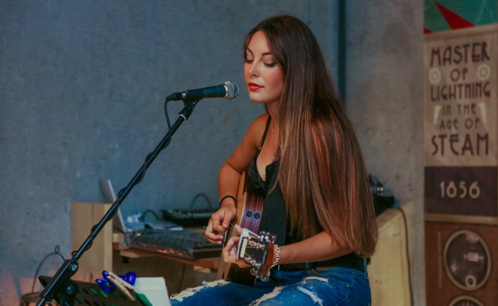 O modo Jônico: descubra sua história, fórmula e aplicação na música ...